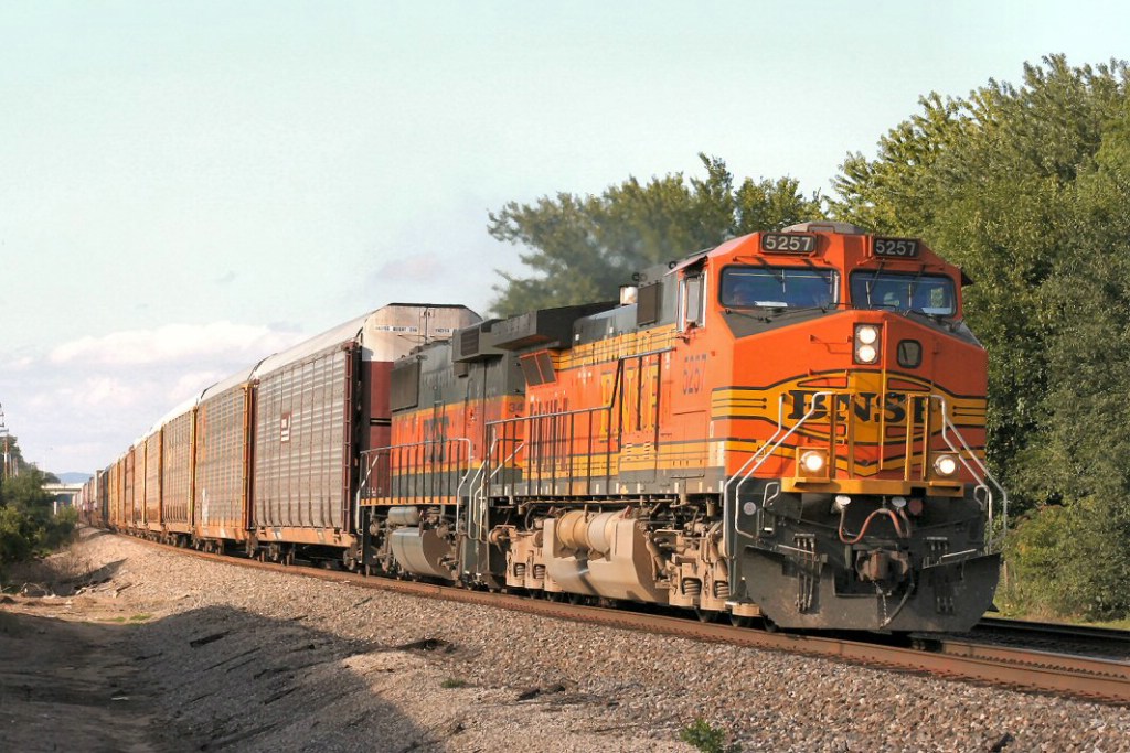 BNSF 5257